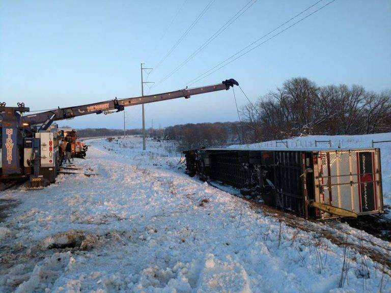 Contact Midwest Towing for Immediate Assistance | Hickman, NE | Midwest ...